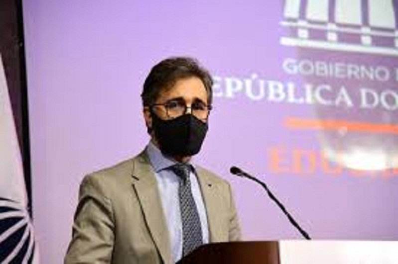 Los instructores de los docentes serán "los maestros dominicanos que ...