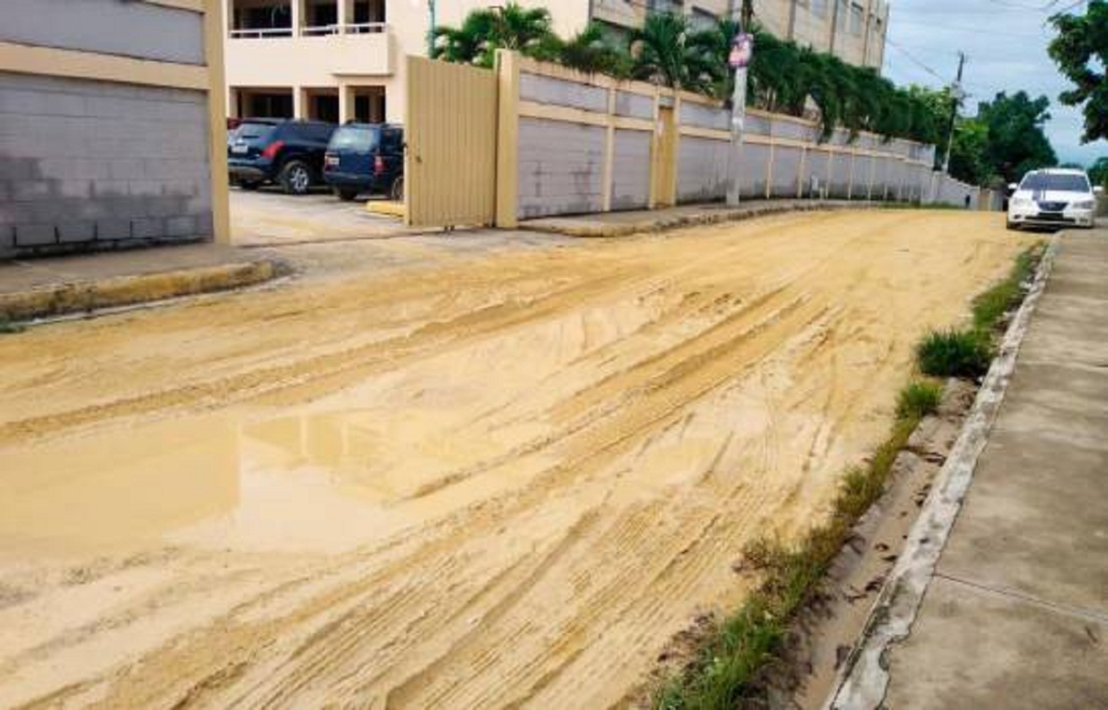 Pedían mejorar sus calles y se las convierten en lodo - Las Calientes ...