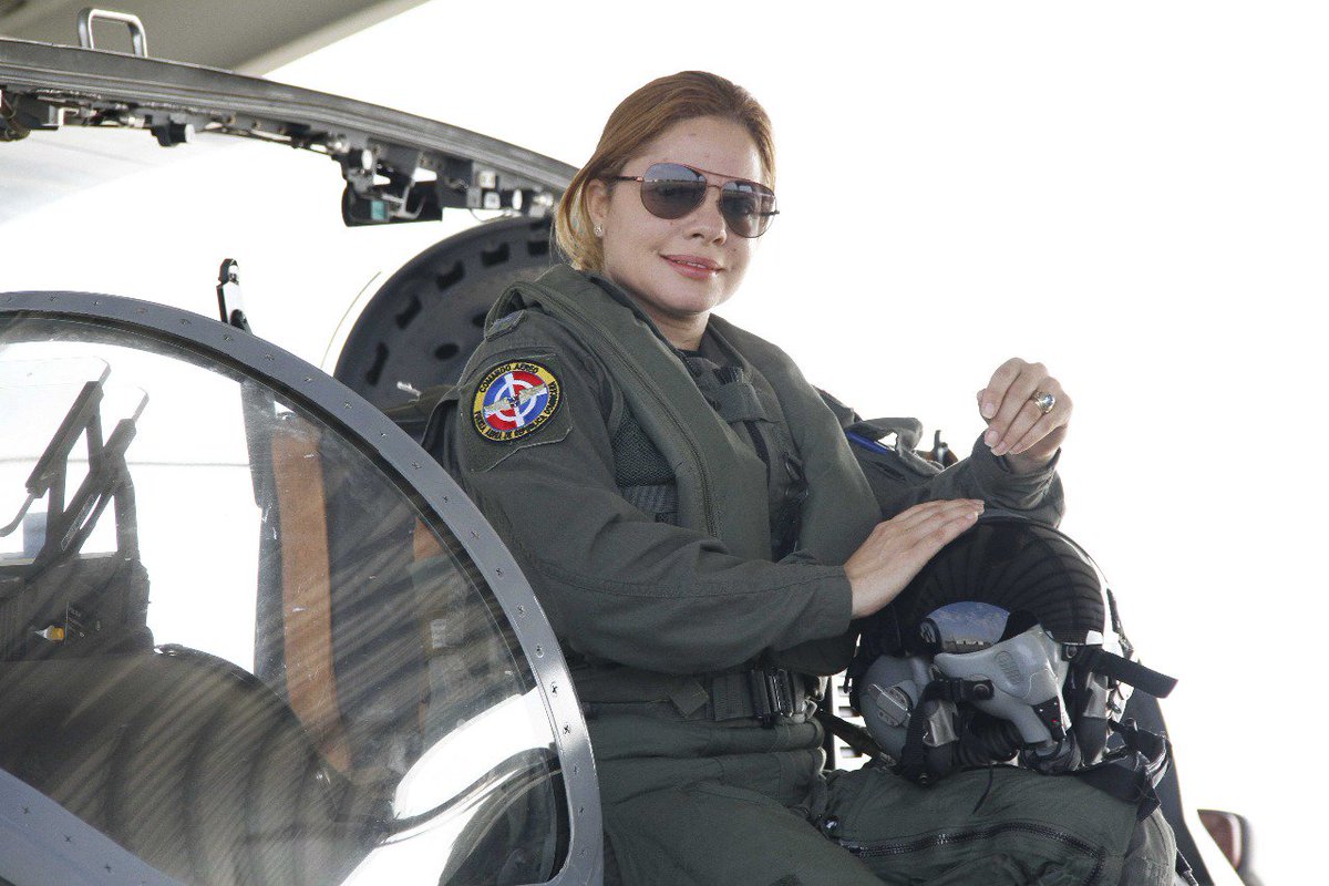 María Tejada se convierte en la primera mujer en comandar el Escuadrón ...
