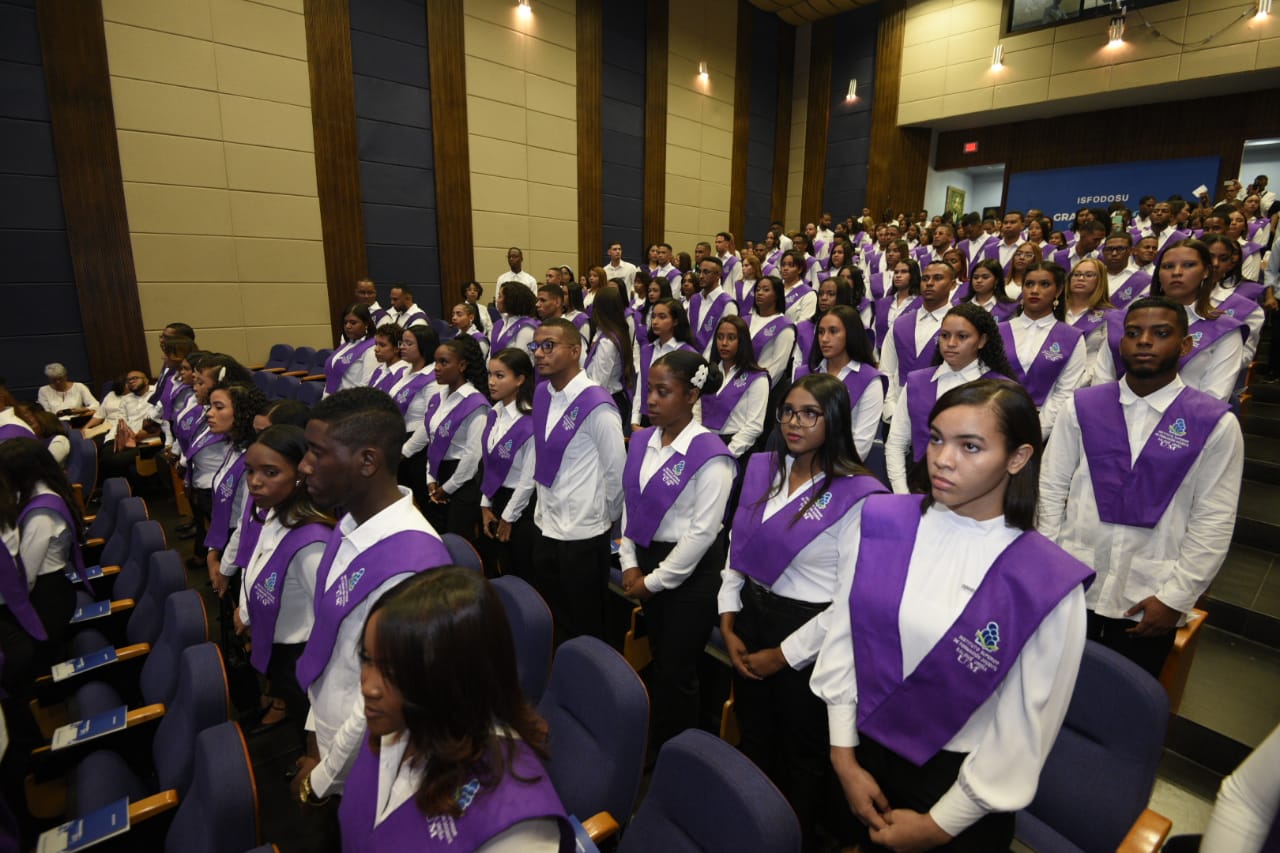 ISFODOSU gradúa 796 nuevos maestros de excelencia en 2022 - Las ...