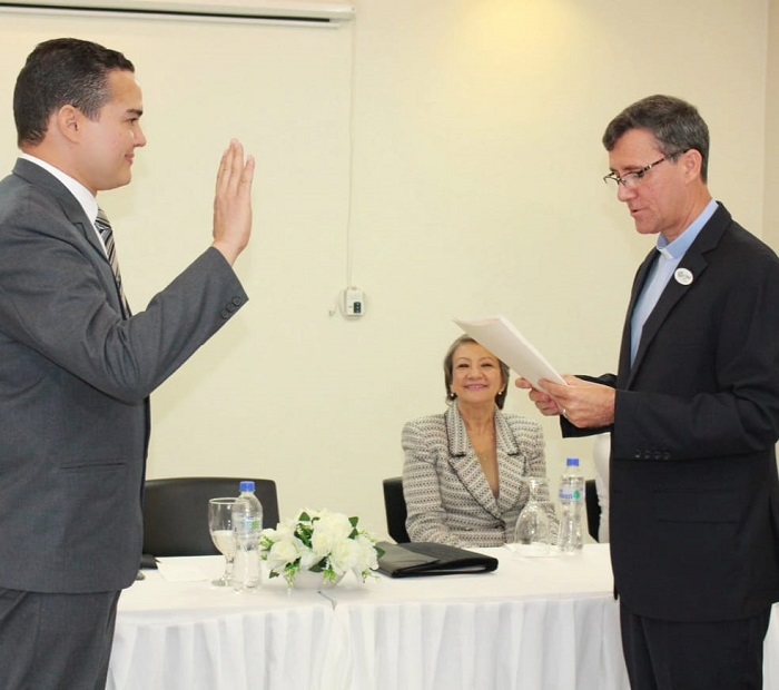 Designan al doctor Héctor Mateo como director de CAID San Juan - Las ...