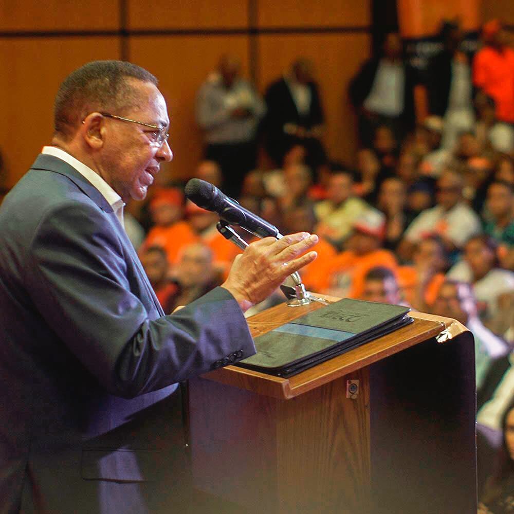 Ismael Reyes ve en ley de trata la intención de crear salvoconducto ...