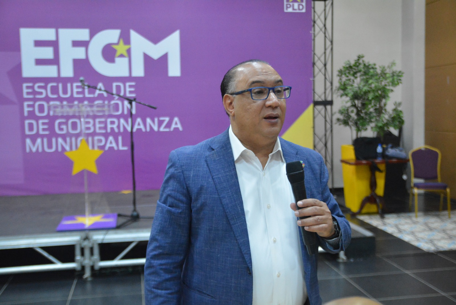 Omar Ramírez afirma municipios y distritos municipales carecen de ...