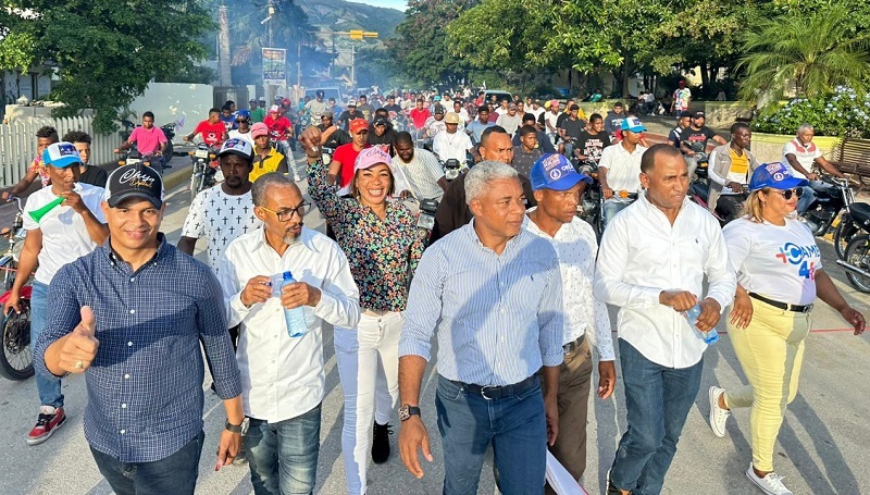 Chijo realiza exitosa caminata en el Cercado, agradece la integración ...