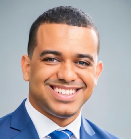 Alexander Nova: Joven cooperativista y líder político que revoluciona ...