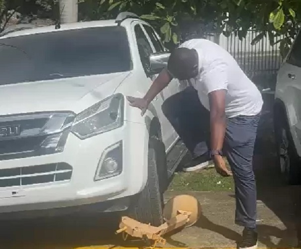 VIDEO // Miembro FP denuncia que le quitaron los parqueos a regidores ... VIDEO // Miembro FP denuncia que le quitaron los parqueos a regidores ...