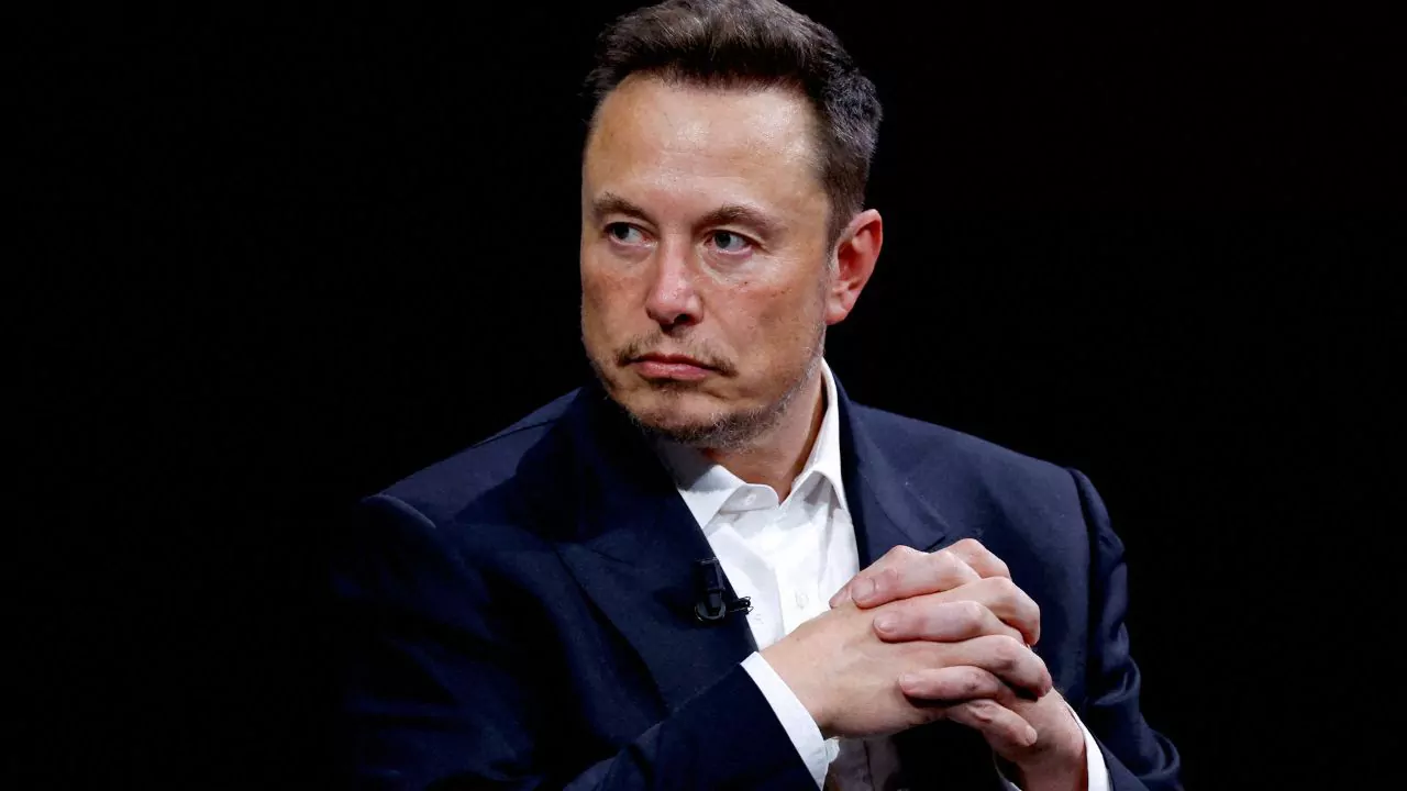 Elon Musk se hace viral por supuesto saludo nazi durante acto de toma ...