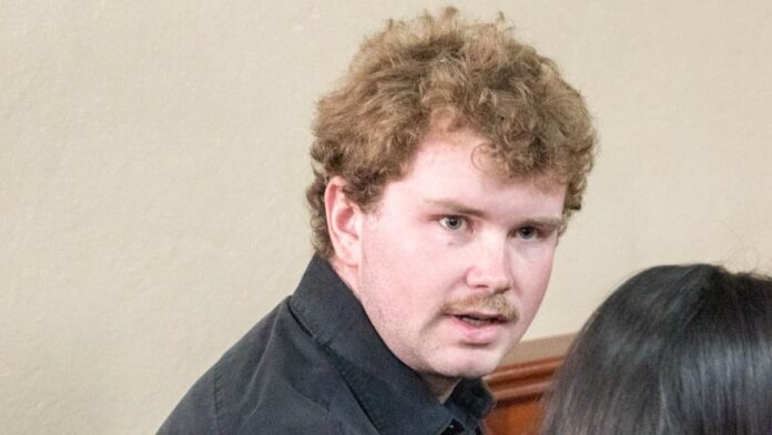 "Ahora solo quiero irme a casa", dice Joshua Steven Riibe, implicado en ...