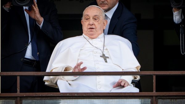 Papa Francisco, 38 días de hospital, dado de alta y muert3 tras los ...