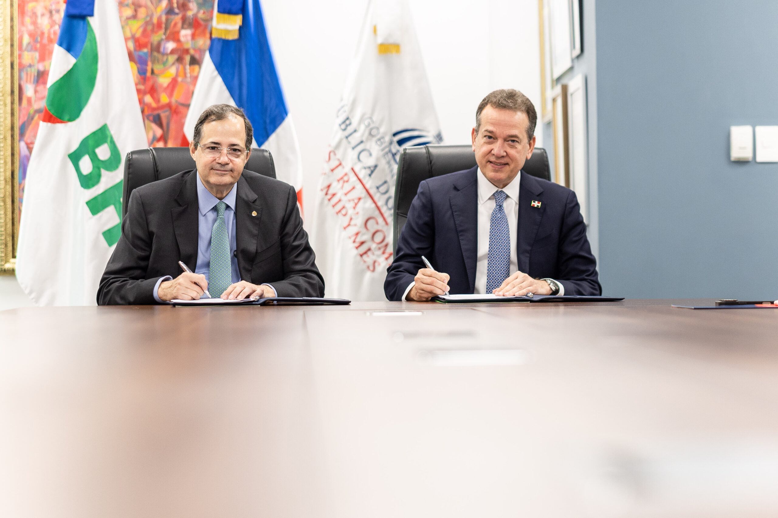 MICM y BHD unen capacidades para continuar impulsando las mipymes en República Dominicana - Las ...