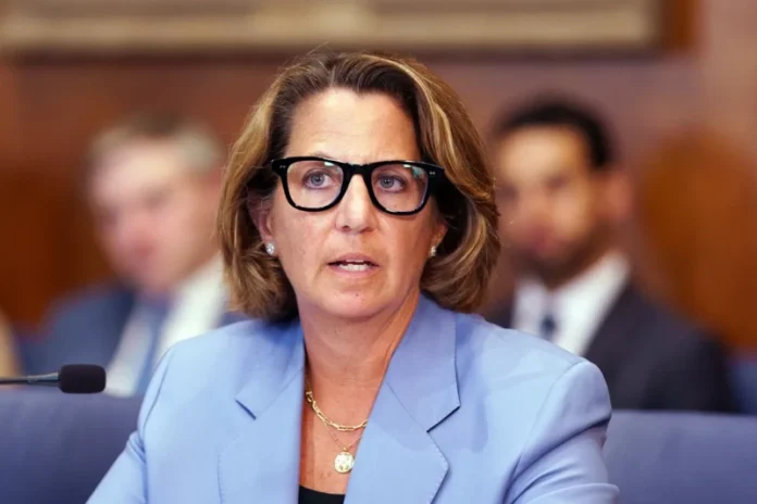 Trump pide el despido de una alta ejecutiva de Microsoft que trabajó ...