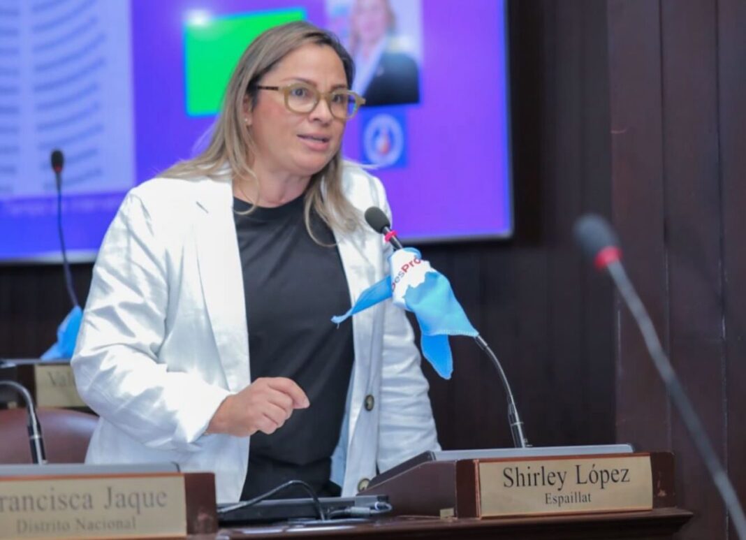 Shirley López impulsa mejoras en escuelas de Espaillat y garantiza inicio del año escolar en ...